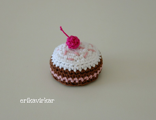 Crochet Roundup - Free Cake & Pie Patterns - 3amgracedesigns